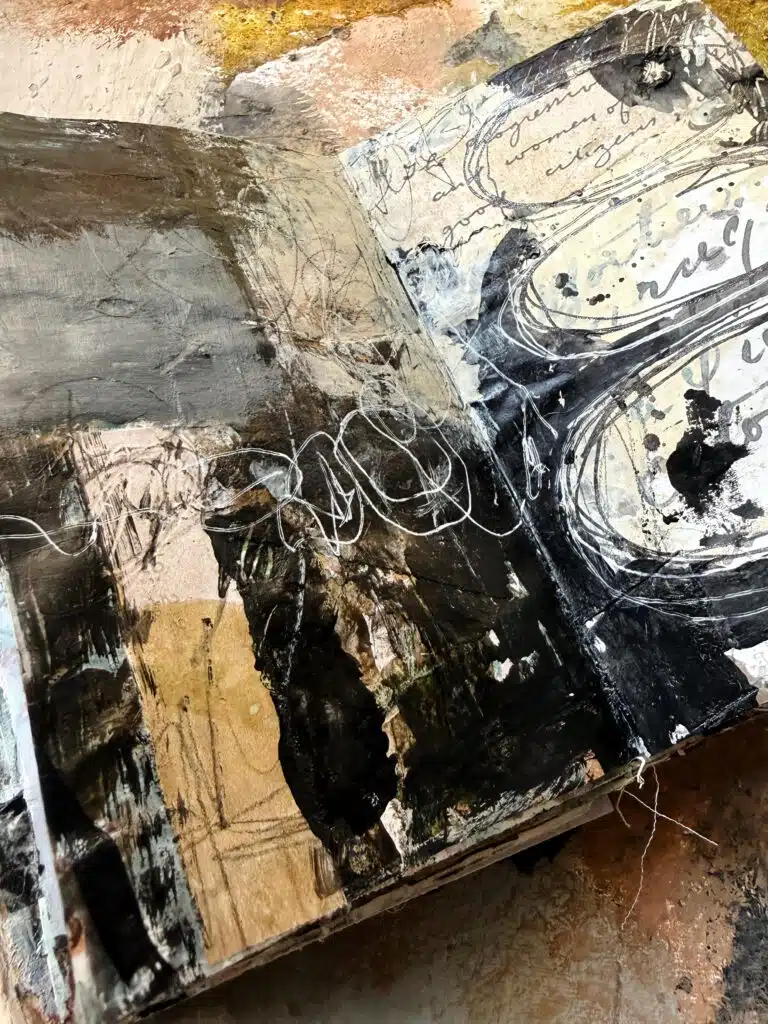 15 Ways to Use Mark Makings on Paper to Convey a Message in Mixed Media ...